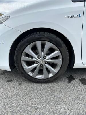 Balts Toyota Auris 2013 Rīga, ar dzinēja tilpumu 1.80 L un nobraukumu 149 tūkst. km par 8899 €, foto 14 vietnē AUTOMOTO.COM.LV