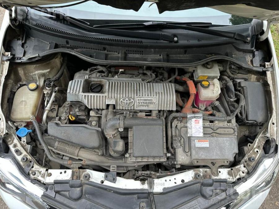 Balts Toyota Auris 2013 Rīga, ar dzinēja tilpumu 1.80 L un nobraukumu 149 tūkst. km par 8899 €, foto 17 vietnē AUTOMOTO.COM.LV