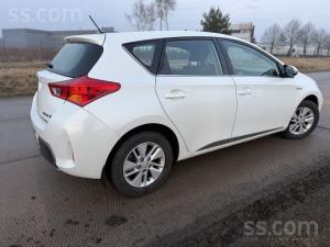 Balts Toyota Auris 2013 Rīga, ar dzinēja tilpumu 1.80 L un nobraukumu 145 tūkst. km par 8999 €, foto 6 vietnē AUTOMOTO.COM.LV