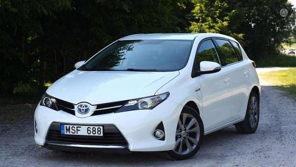 Balts Toyota Auris 2013 Kretinga, ar dzinēja tilpumu 1.80 L un nobraukumu 201 tūkst. km par 7599 €, foto 1 vietnē AUTOMOTO.COM.LV