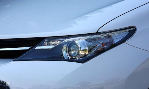 Balts Toyota Auris 2013 Kretinga, ar dzinēja tilpumu 1.80 L un nobraukumu 201 tūkst. km par 7599 €, foto 3 vietnē AUTOMOTO.COM.LV