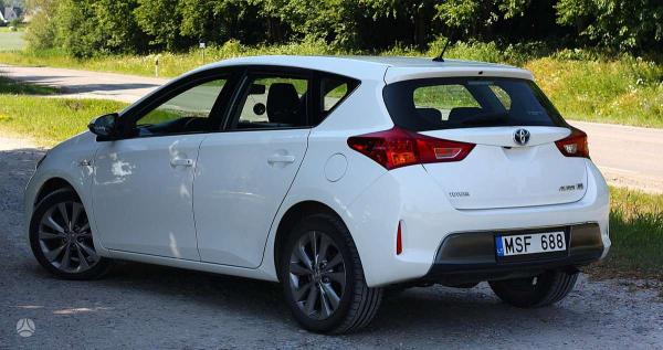 Balts Toyota Auris 2013 Kretinga, ar dzinēja tilpumu 1.80 L un nobraukumu 201 tūkst. km par 7599 €, foto 9 vietnē AUTOMOTO.COM.LV