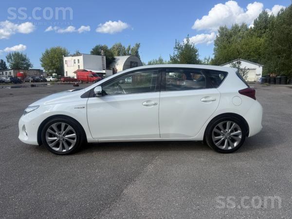 Balts Toyota Auris 2013 Rīga, ar dzinēja tilpumu 1.80 L un nobraukumu 214 tūkst. km par 7980 €, foto 7 vietnē AUTOMOTO.COM.LV