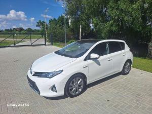 Balts Toyota Auris 2013 Kauņa, ar dzinēja tilpumu 1.80 L un nobraukumu 195 tūkst. km par 8650 €, foto 4 vietnē AUTOMOTO.COM.LV