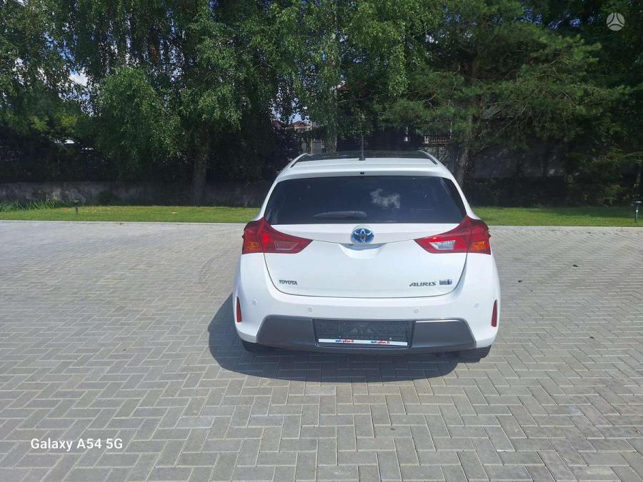 Balts Toyota Auris 2013 Kauņa, ar dzinēja tilpumu 1.80 L un nobraukumu 195 tūkst. km par 8650 €, foto 9 vietnē AUTOMOTO.COM.LV