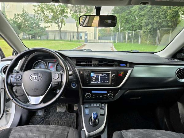Balts Toyota Auris 2013 Viļņa, ar dzinēja tilpumu 1.80 L un nobraukumu 317 tūkst. km par 6000 €, foto 8 vietnē AUTOMOTO.COM.LV