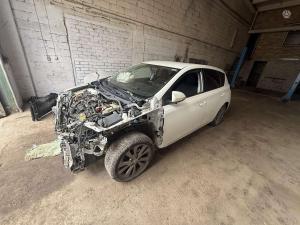 Balts Toyota Auris 2013 Viļņa, ar dzinēja tilpumu 1.80 L un nobraukumu 300 tūkst. km par 2900 €, foto 3 vietnē AUTOMOTO.COM.LV