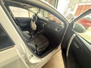 Balts Toyota Auris 2013 Viļņa, ar dzinēja tilpumu 1.80 L un nobraukumu 300 tūkst. km par 2900 €, foto 7 vietnē AUTOMOTO.COM.LV
