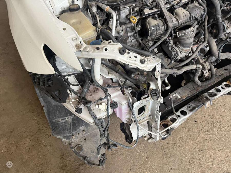 Balts Toyota Auris 2013 Viļņa, ar dzinēja tilpumu 1.80 L un nobraukumu 300 tūkst. km par 2900 €, foto 11 vietnē AUTOMOTO.COM.LV