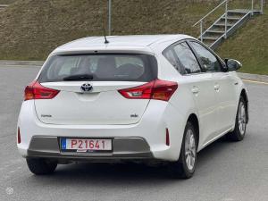 Balts Toyota Auris 2013 Viļņa, ar dzinēja tilpumu 1.80 L un nobraukumu 300 tūkst. km par 6300 €, foto 7 vietnē AUTOMOTO.COM.LV
