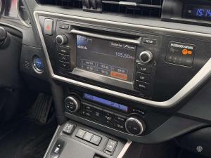 Balts Toyota Auris 2013 Viļņa, ar dzinēja tilpumu 1.80 L un nobraukumu 300 tūkst. km par 6300 €, foto 11 vietnē AUTOMOTO.COM.LV