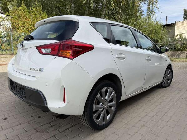 Toyota Auris 2013 Utena vietnē Balts Toyota Auris 2013 Utena, ar dzinēja tilpumu 1.80 L un nobraukumu 217 tūkst. km par 6450 €, foto 7 vietnē AUTOMOTO.COM.LV