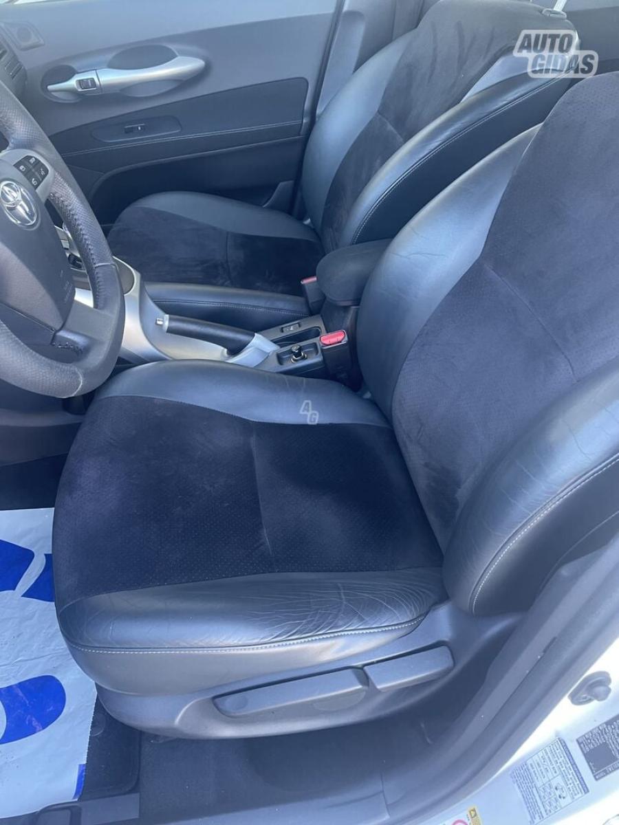 Balts Toyota Auris 2013 Viļņa, ar dzinēja tilpumu 1.80 L un nobraukumu 280 tūkst. km par 6450 €, foto 9 vietnē AUTOMOTO.COM.LV