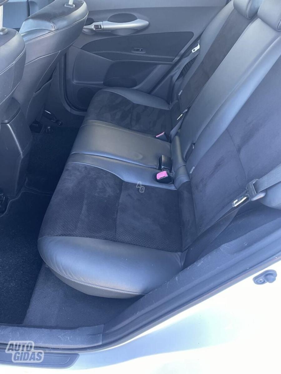 Balts Toyota Auris 2013 Viļņa, ar dzinēja tilpumu 1.80 L un nobraukumu 280 tūkst. km par 6450 €, foto 12 vietnē AUTOMOTO.COM.LV