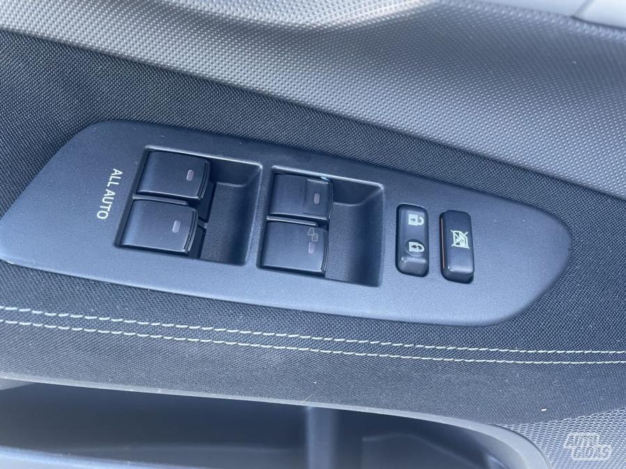 Balts Toyota Auris 2013 Viļņa, ar dzinēja tilpumu 1.80 L un nobraukumu 280 tūkst. km par 6450 €, foto 16 vietnē AUTOMOTO.COM.LV