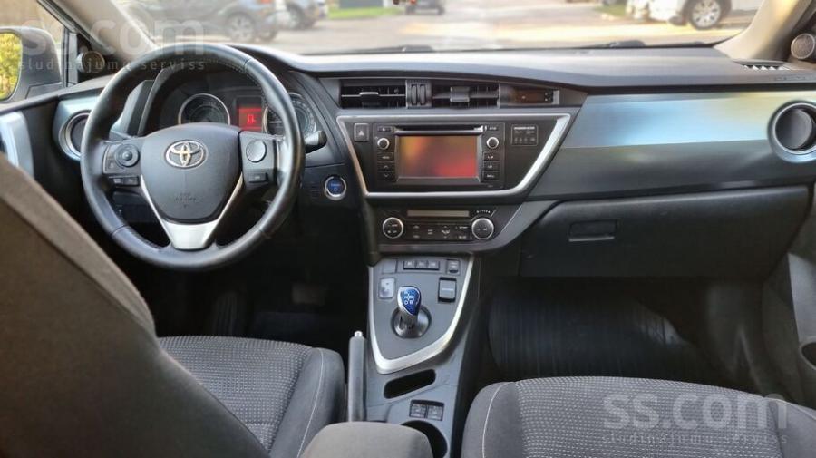 Balts Toyota Auris 2013 Daugavpils, ar dzinēja tilpumu 1.80 L un nobraukumu 299 tūkst. km par 6650 €, foto 6 vietnē AUTOMOTO.COM.LV