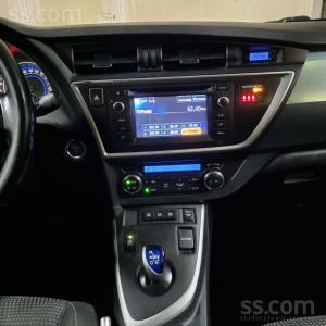 Balts Toyota Auris 2013 Daugavpils, ar dzinēja tilpumu 1.80 L un nobraukumu 299 tūkst. km par 6650 €, foto 8 vietnē AUTOMOTO.COM.LV