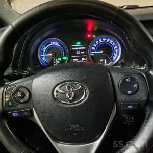 Balts Toyota Auris 2013 Daugavpils, ar dzinēja tilpumu 1.80 L un nobraukumu 299 tūkst. km par 6650 €, foto 10 vietnē AUTOMOTO.COM.LV