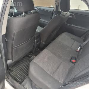 Balts Toyota Auris 2013 Daugavpils, ar dzinēja tilpumu 1.80 L un nobraukumu 299 tūkst. km par 6650 €, foto 12 vietnē AUTOMOTO.COM.LV