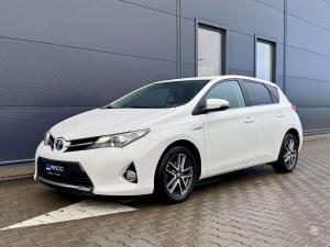 Balts Toyota Auris 2014 Viļņa, ar dzinēja tilpumu 1.80 L un nobraukumu 249 tūkst. km par 7890 €, foto  vietnē AUTOMOTO.COM.LV