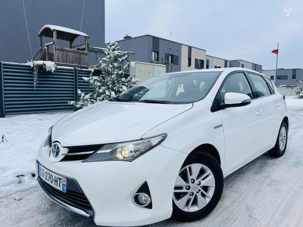 Balts Toyota Auris 2014 Kauņa, ar dzinēja tilpumu 1.80 L un nobraukumu 245 tūkst. km par 7800 €, foto 7 vietnē AUTOMOTO.COM.LV