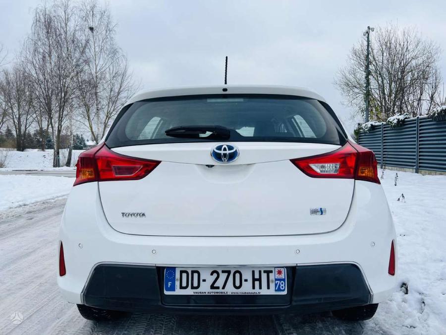 Balts Toyota Auris 2014 Kauņa, ar dzinēja tilpumu 1.80 L un nobraukumu 245 tūkst. km par 7850 €, foto 8 vietnē AUTOMOTO.COM.LV