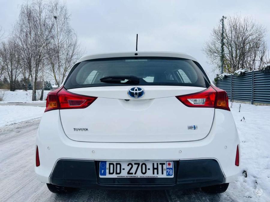 Balts Toyota Auris 2014 Kauņa, ar dzinēja tilpumu 1.80 L un nobraukumu 239 tūkst. km par 7990 €, foto 9 vietnē AUTOMOTO.COM.LV
