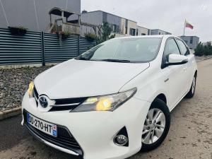 White Toyota Auris 2014 in Kaunas, with an engine capacity of 1.80 L and mileage of 242 thousand km for 7450 €, photo  on AUTOMOTO.COM.LV