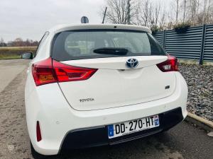 White Toyota Auris 2014 in Kaunas, with an engine capacity of 1.80 L and mileage of 242 thousand km for 7450 €, photo 8 on AUTOMOTO.COM.LV