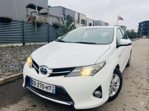 White Toyota Auris 2014 in Kaunas, with an engine capacity of 1.80 L and mileage of 242 thousand km for 7450 €, photo 9 on AUTOMOTO.COM.LV