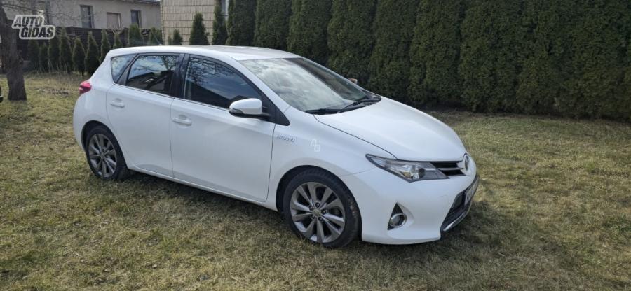 Balts Toyota Auris 2014 Viļņa, ar dzinēja tilpumu 1.80 L un nobraukumu 251 tūkst. km par 7800 €, foto 1 vietnē AUTOMOTO.COM.LV