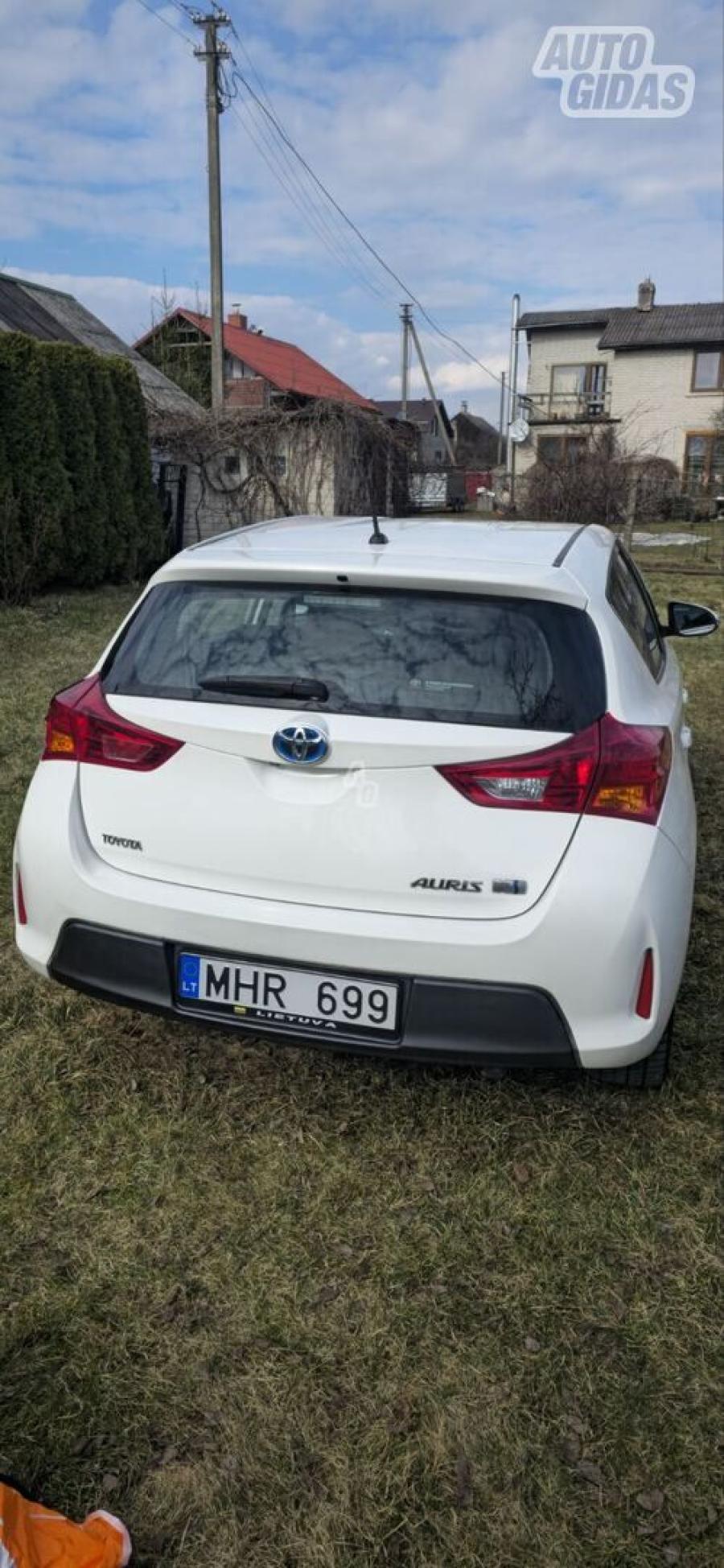 Balts Toyota Auris 2014 Viļņa, ar dzinēja tilpumu 1.80 L un nobraukumu 251 tūkst. km par 7800 €, foto 4 vietnē AUTOMOTO.COM.LV