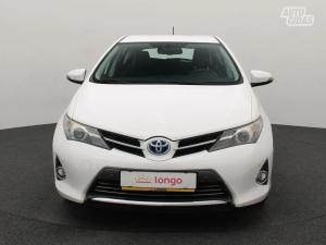 White Toyota Auris 2014 in Vilnius, with an engine capacity of 1.80 L and mileage of 198 thousand km for 10699 €, photo 4 on AUTOMOTO.COM.LV