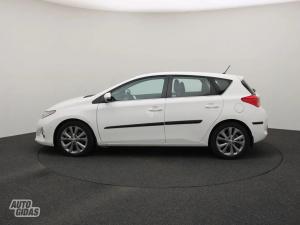 White Toyota Auris 2014 in Vilnius, with an engine capacity of 1.80 L and mileage of 198 thousand km for 10699 €, photo 7 on AUTOMOTO.COM.LV