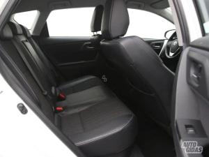 White Toyota Auris 2014 in Vilnius, with an engine capacity of 1.80 L and mileage of 198 thousand km for 10699 €, photo 16 on AUTOMOTO.COM.LV