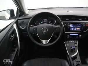 White Toyota Auris 2014 in Vilnius, with an engine capacity of 1.80 L and mileage of 198 thousand km for 10699 €, photo 18 on AUTOMOTO.COM.LV