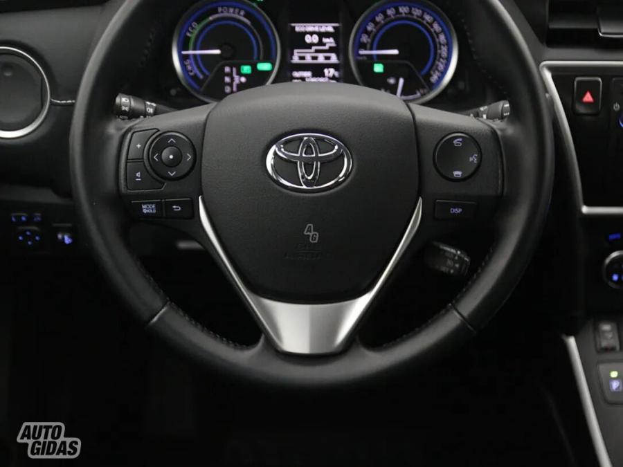 White Toyota Auris 2014 in Vilnius, with an engine capacity of 1.80 L and mileage of 198 thousand km for 10699 €, photo 19 on AUTOMOTO.COM.LV