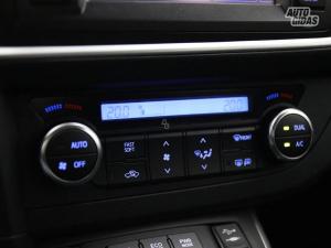 White Toyota Auris 2014 in Vilnius, with an engine capacity of 1.80 L and mileage of 198 thousand km for 10699 €, photo 21 on AUTOMOTO.COM.LV