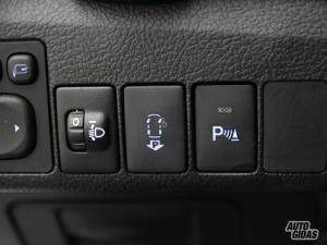 White Toyota Auris 2014 in Vilnius, with an engine capacity of 1.80 L and mileage of 198 thousand km for 10699 €, photo 31 on AUTOMOTO.COM.LV
