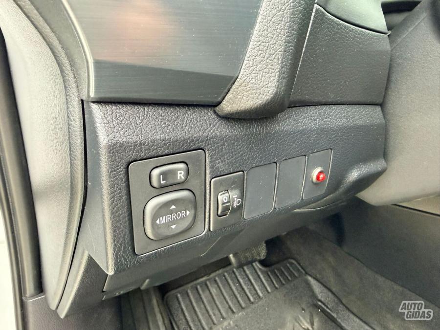 Balts Toyota Auris 2014 Ukmergė, ar dzinēja tilpumu 1.80 L un nobraukumu 181 tūkst. km par 7950 €, foto 11 vietnē AUTOMOTO.COM.LV