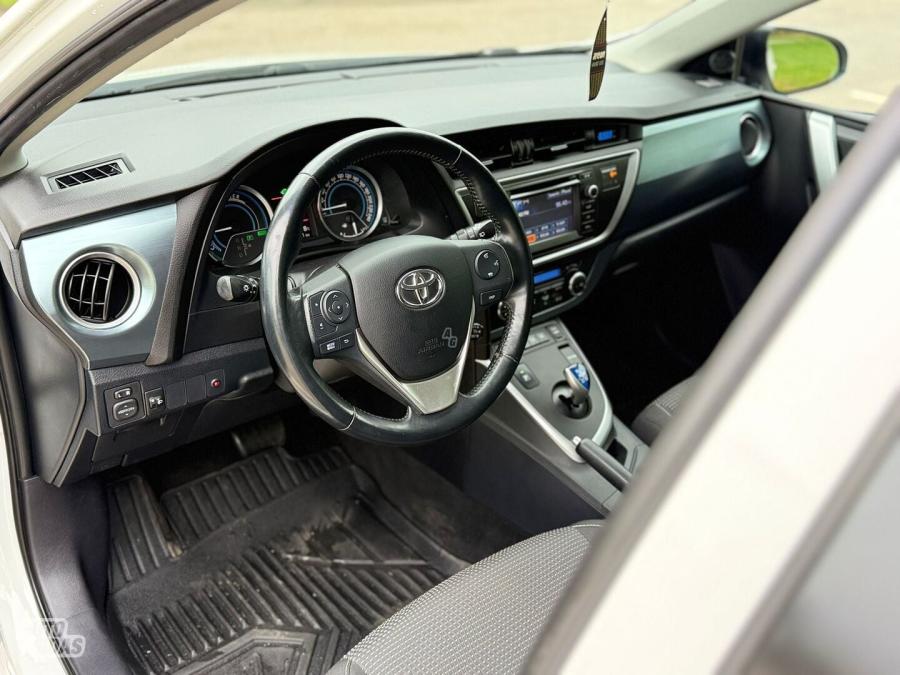 Balts Toyota Auris 2014 Ukmergė, ar dzinēja tilpumu 1.80 L un nobraukumu 181 tūkst. km par 7950 €, foto 12 vietnē AUTOMOTO.COM.LV