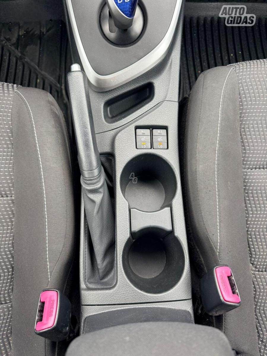 Balts Toyota Auris 2014 Ukmergė, ar dzinēja tilpumu 1.80 L un nobraukumu 181 tūkst. km par 7950 €, foto 24 vietnē AUTOMOTO.COM.LV