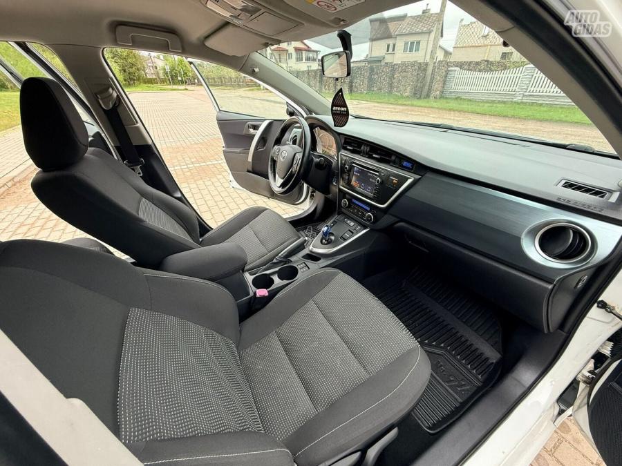 Balts Toyota Auris 2014 Ukmergė, ar dzinēja tilpumu 1.80 L un nobraukumu 181 tūkst. km par 7950 €, foto 26 vietnē AUTOMOTO.COM.LV