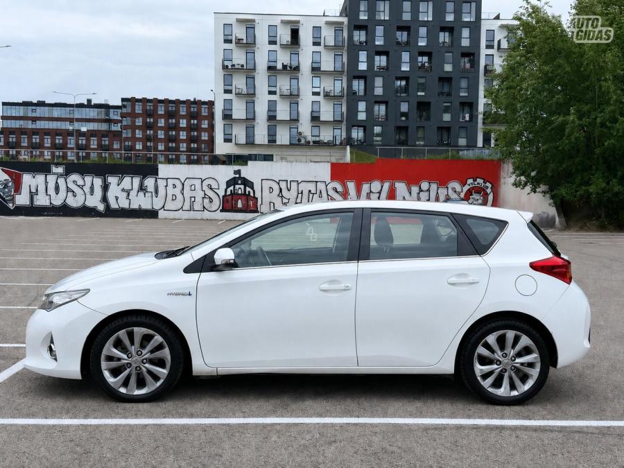 Balts Toyota Auris 2014 Ukmergė, ar dzinēja tilpumu 1.80 L un nobraukumu 194 tūkst. km par 8300 €, foto 4 vietnē AUTOMOTO.COM.LV