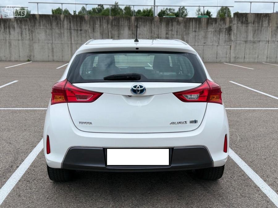 Balts Toyota Auris 2014 Ukmergė, ar dzinēja tilpumu 1.80 L un nobraukumu 194 tūkst. km par 8300 €, foto 6 vietnē AUTOMOTO.COM.LV