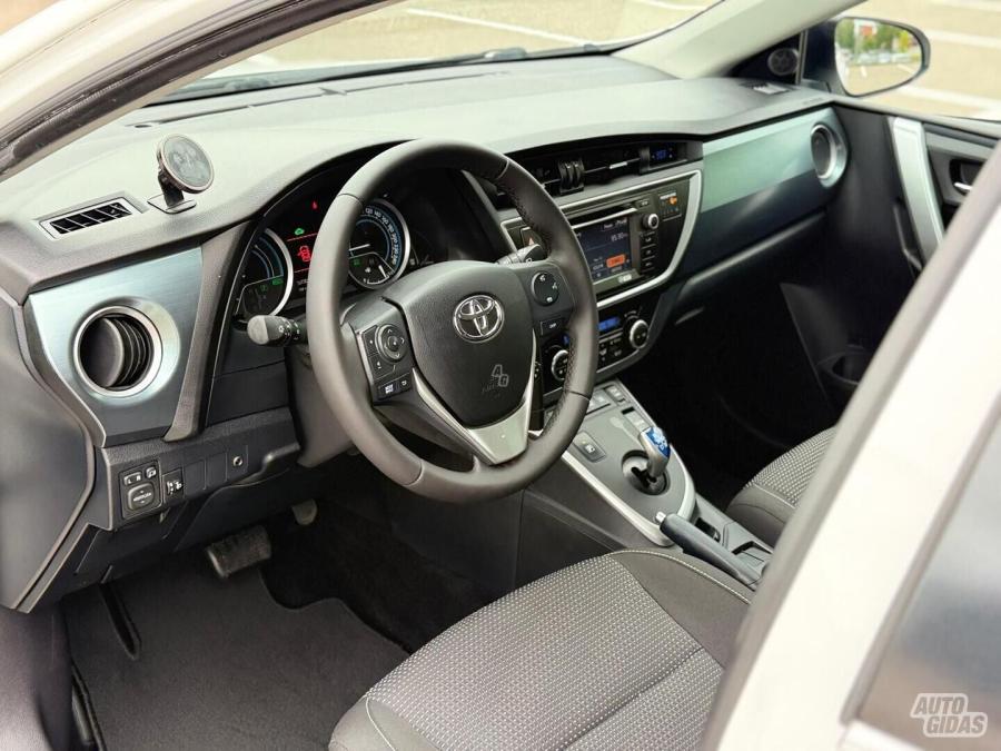 Balts Toyota Auris 2014 Ukmergė, ar dzinēja tilpumu 1.80 L un nobraukumu 194 tūkst. km par 8300 €, foto 12 vietnē AUTOMOTO.COM.LV