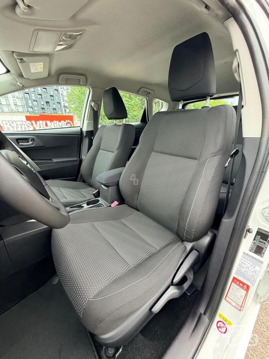 Balts Toyota Auris 2014 Ukmergė, ar dzinēja tilpumu 1.80 L un nobraukumu 194 tūkst. km par 8300 €, foto 14 vietnē AUTOMOTO.COM.LV