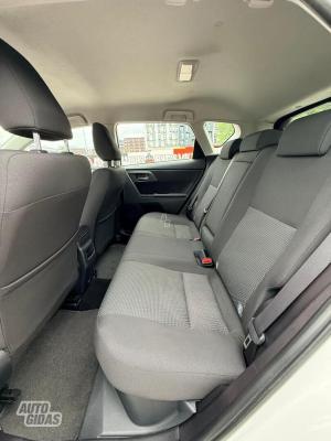 Balts Toyota Auris 2014 Ukmergė, ar dzinēja tilpumu 1.80 L un nobraukumu 194 tūkst. km par 8300 €, foto 15 vietnē AUTOMOTO.COM.LV