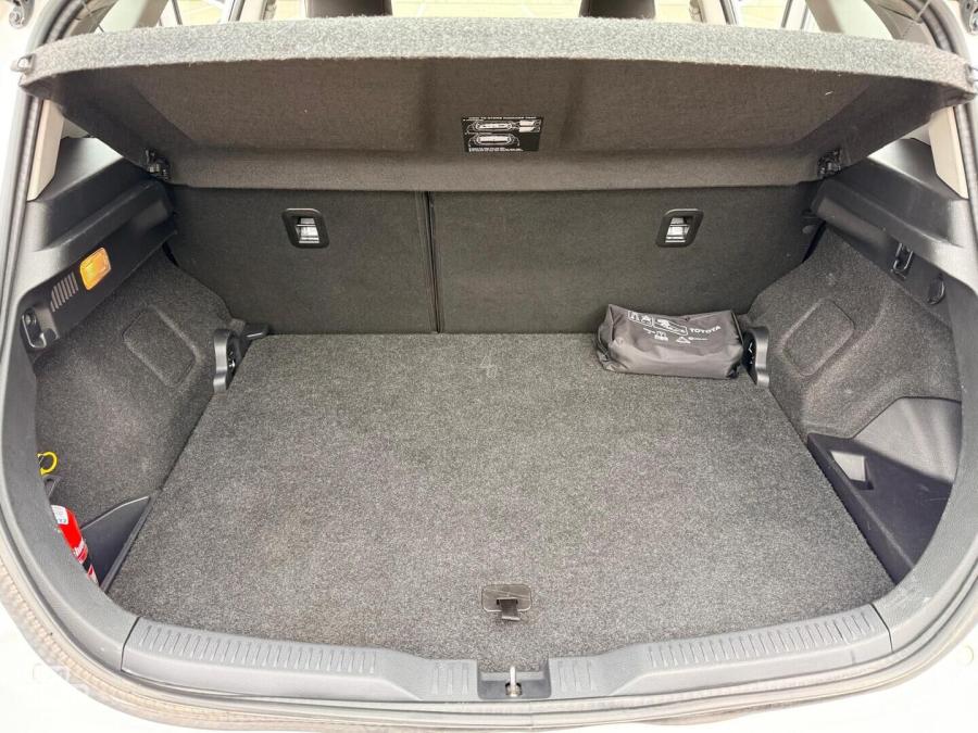 Balts Toyota Auris 2014 Ukmergė, ar dzinēja tilpumu 1.80 L un nobraukumu 194 tūkst. km par 8300 €, foto 27 vietnē AUTOMOTO.COM.LV