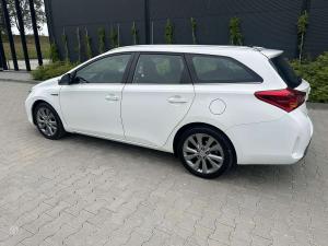 White Toyota Auris 2014 in Vilnius, with an engine capacity of 1.80 L and mileage of 239 thousand km for 9200 €, photo 7 on AUTOMOTO.COM.LV